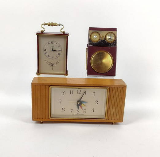 2 Clocks And Zenith Transistor Radio