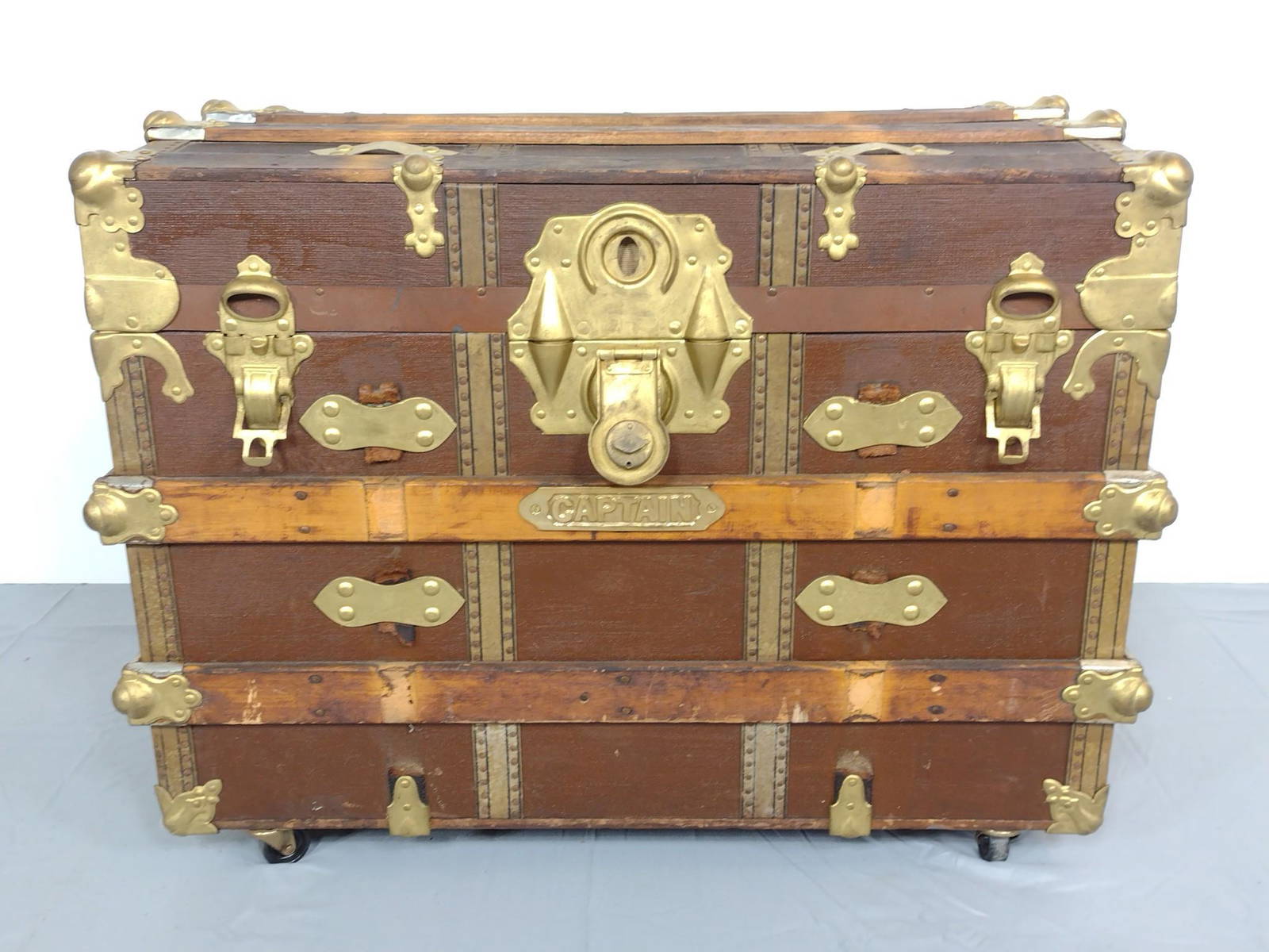 "captain" Steamer Trunk Auction