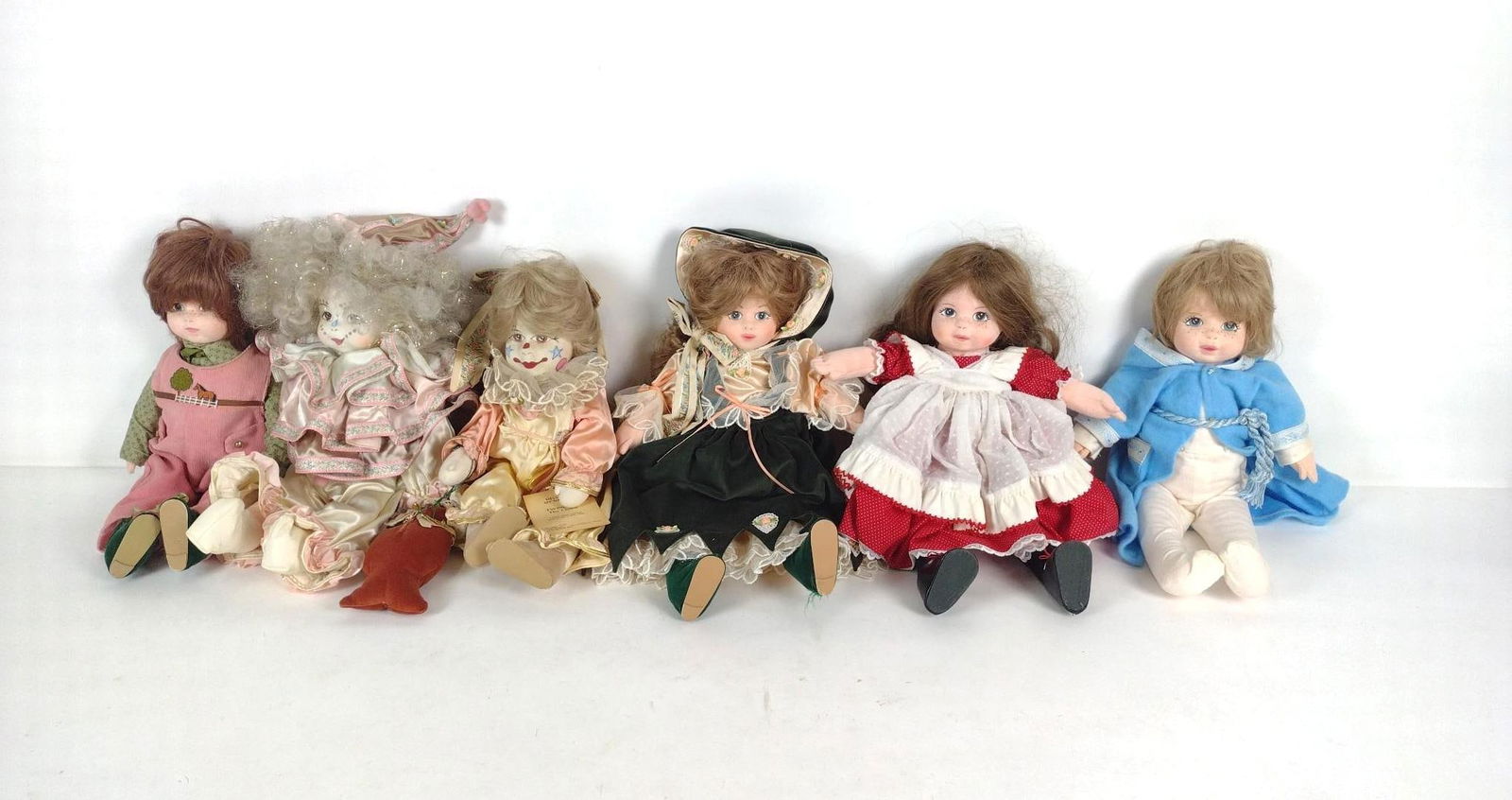 6 Robin Woods Dolls Incl Clown Auction