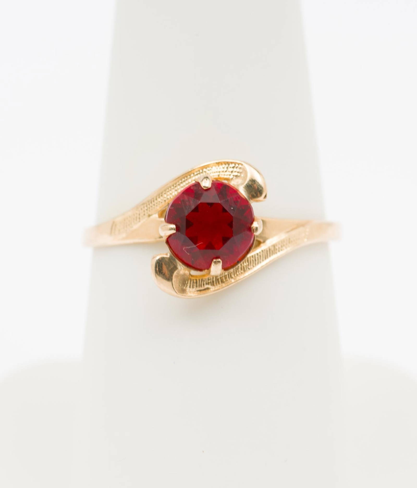 10k Gold Vintage Ring Auction