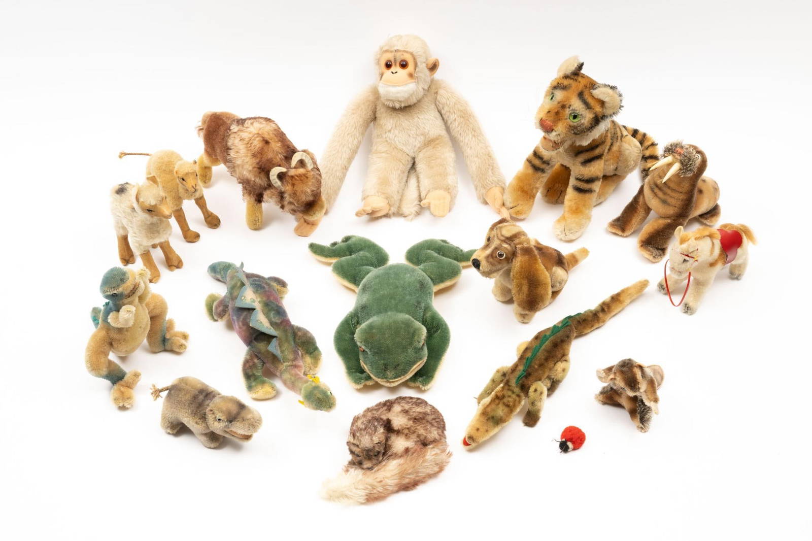 15 Vintage Steiff Stuffed Animals Auction