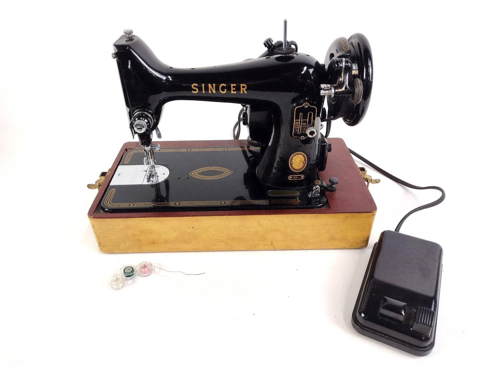 1952 Singer Sewing Machine Auction