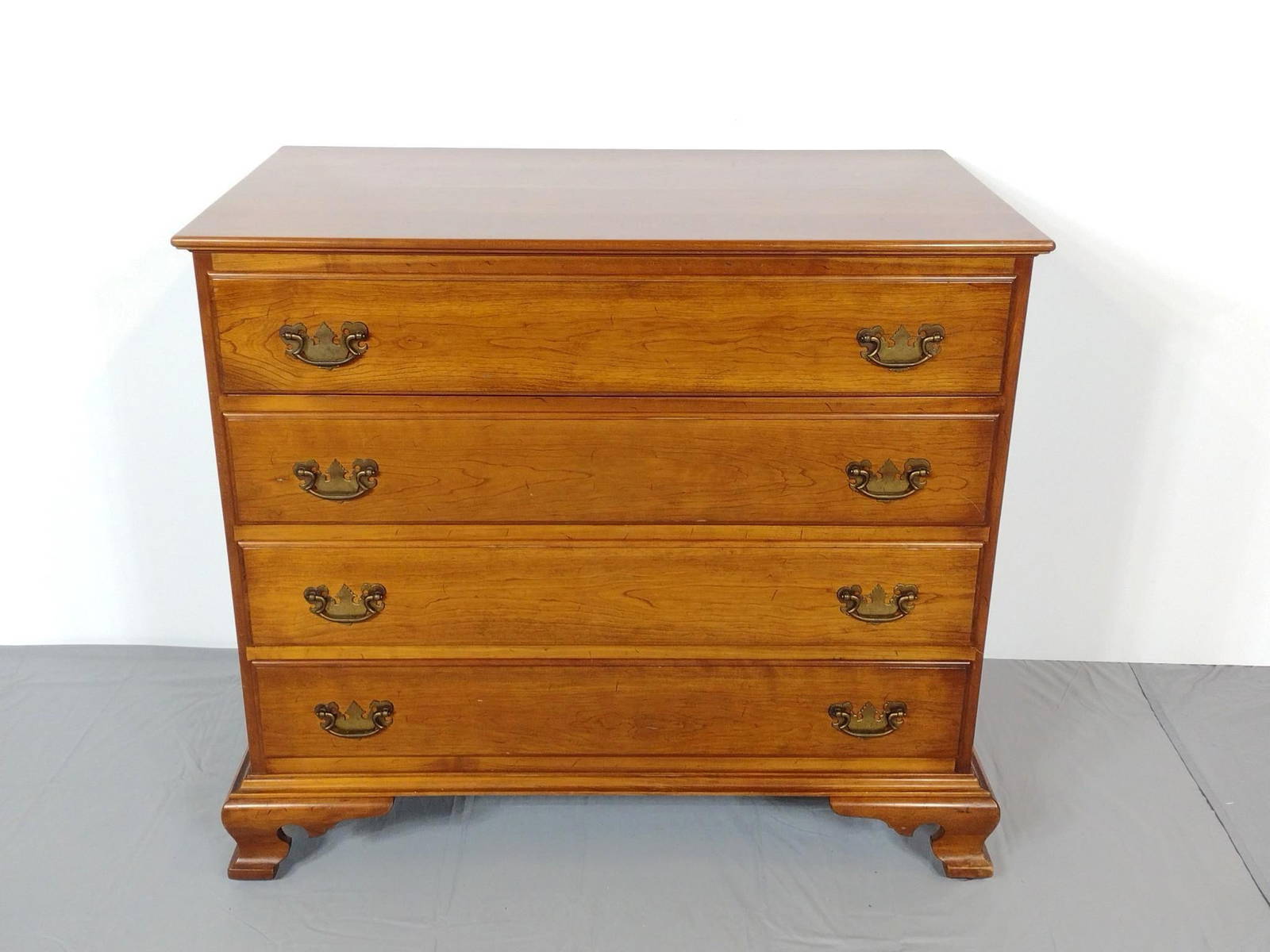 Leader's Four Drawer Chest Auction
