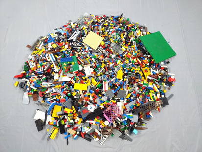 25 Lbs Legos Auction