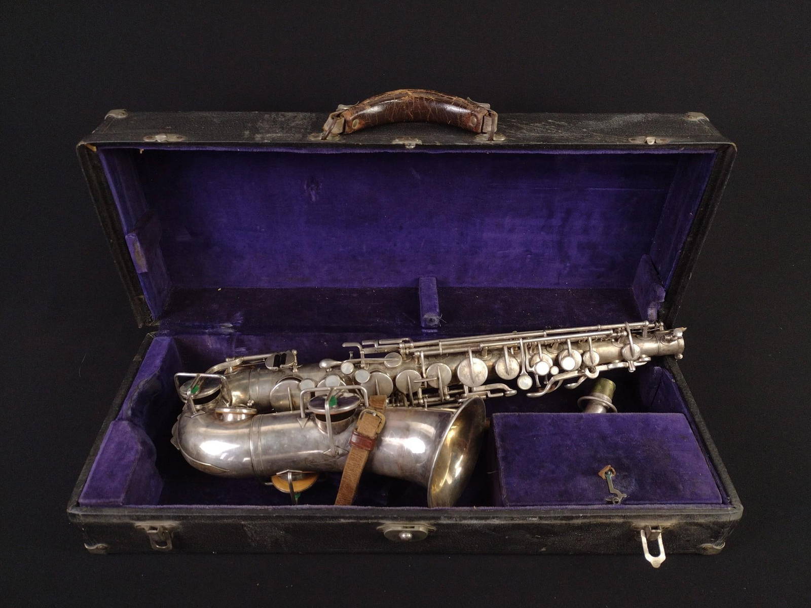 Antique & Vintage Saxophones for Sale in Online Auctions