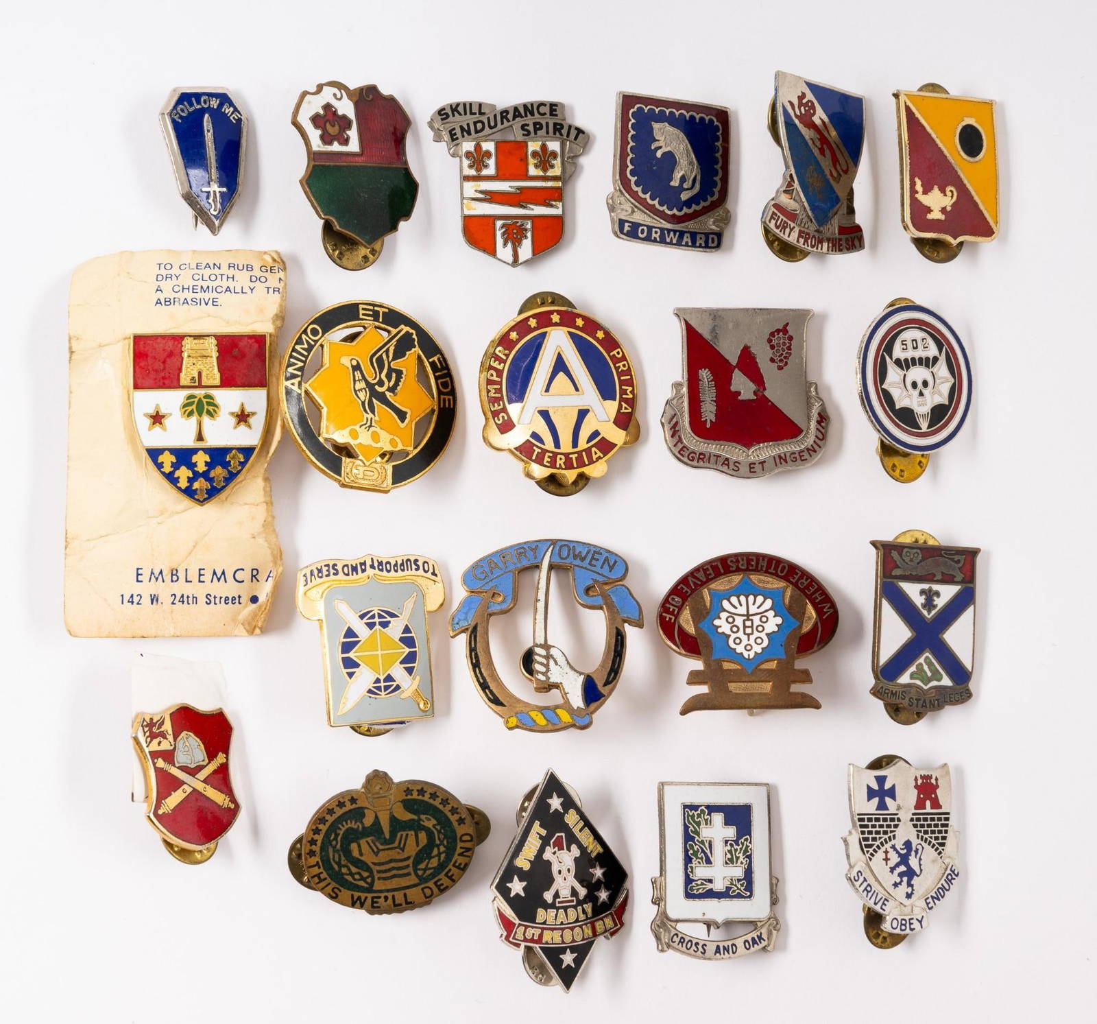 20 Military Crests Auction