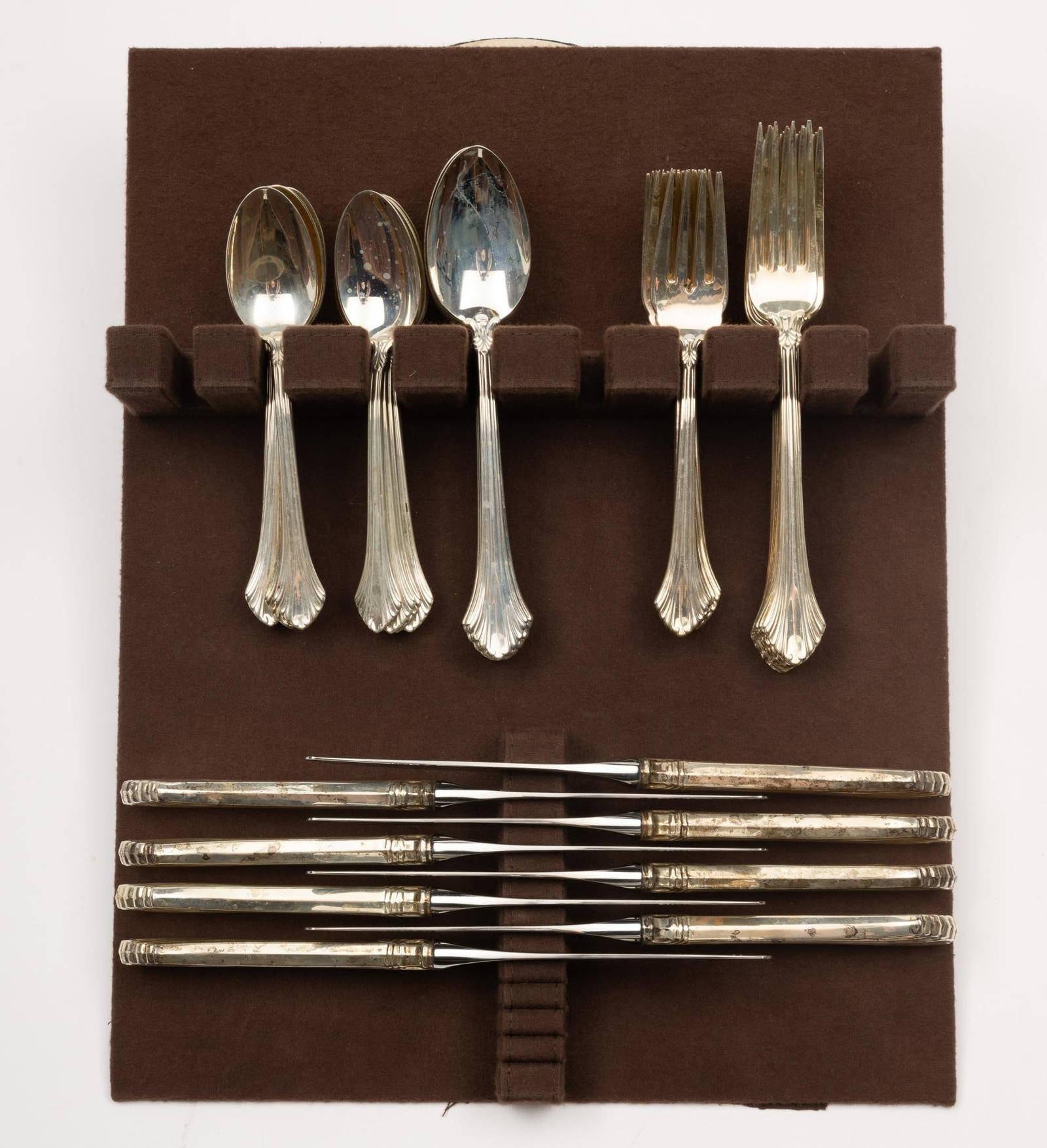 1986 Wallace French Regency Sterling Silver Flatware Service Auction