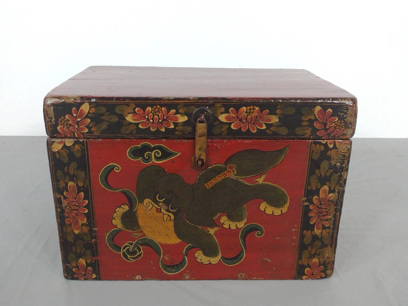 Asian Lacquer Box Auction