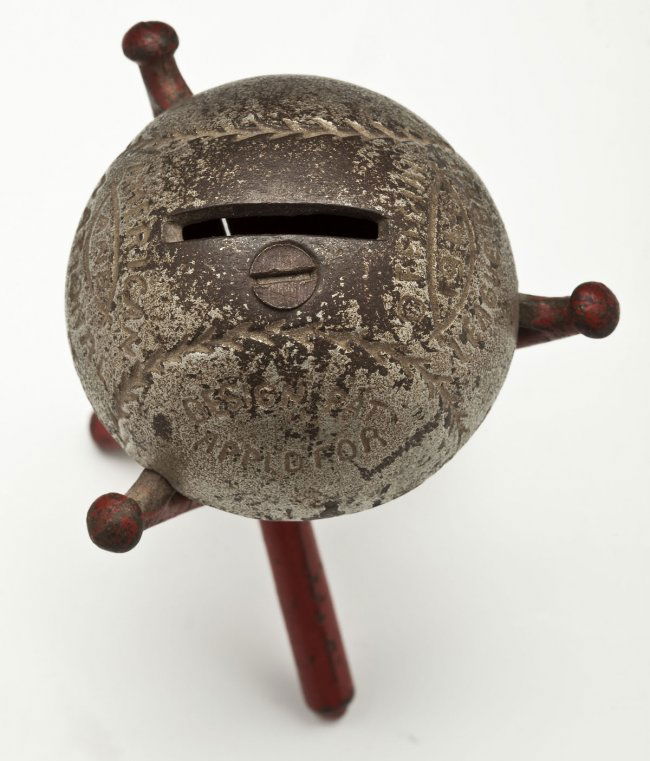 150: 1914 Hubley Cast Iron Baseball on 3 Bats Bank : Lot 150