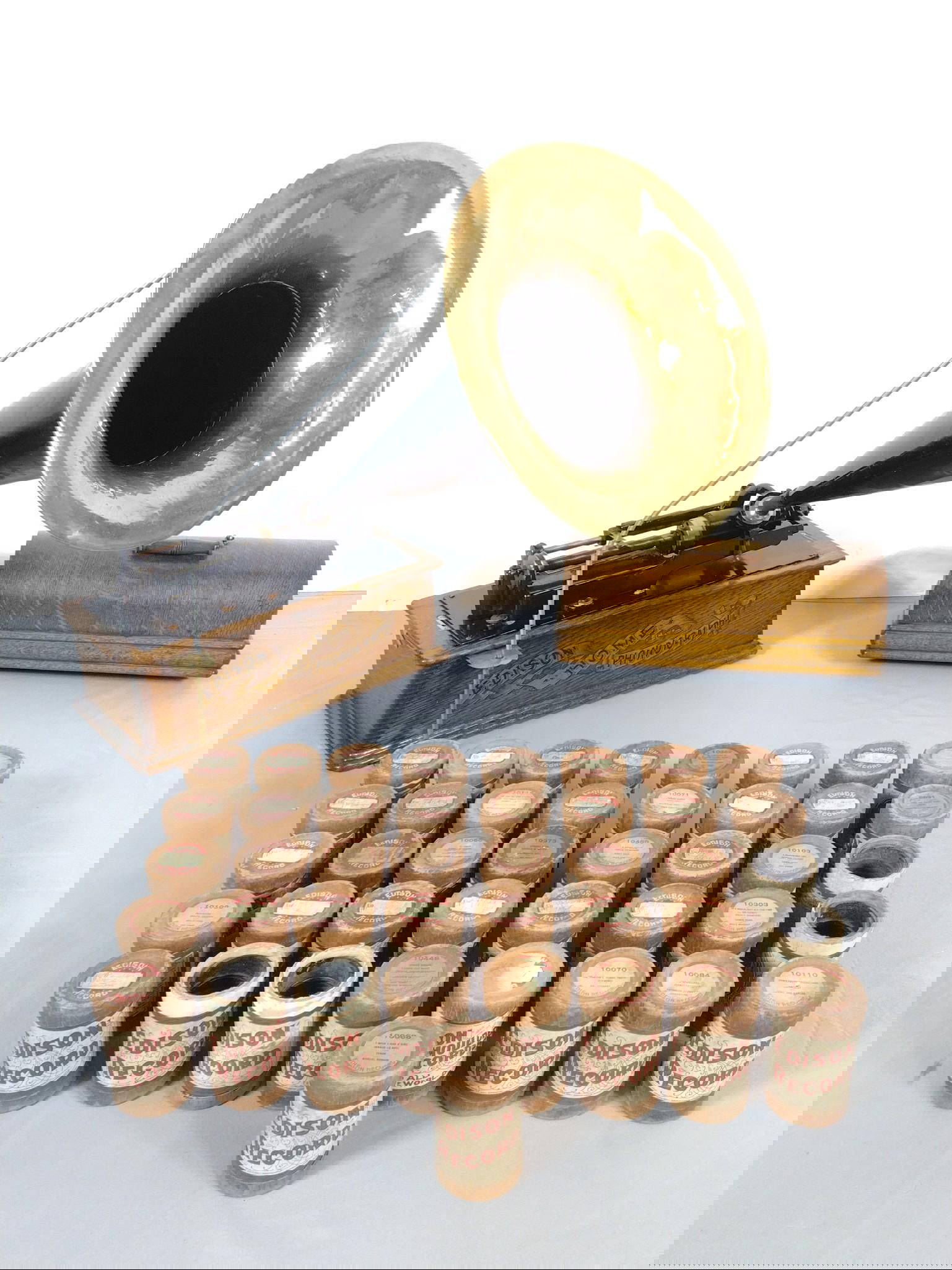 Vintage Edison Home Phonograph C.1904 W/ 41 Records Auction