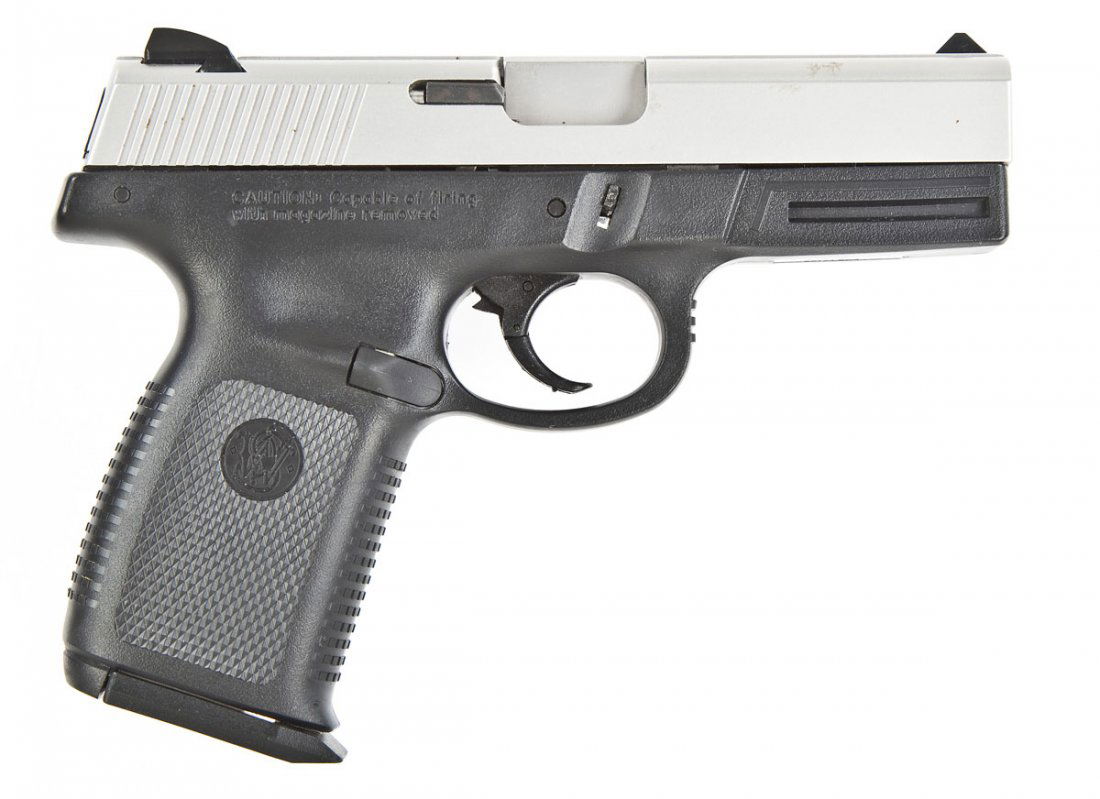 20: Smith & Wesson SW40VE Pistol - .40 S&W Cal.