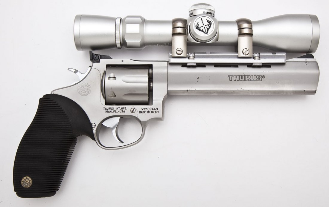 Taurus Tracker Revolver .17 Hmr Cal.
