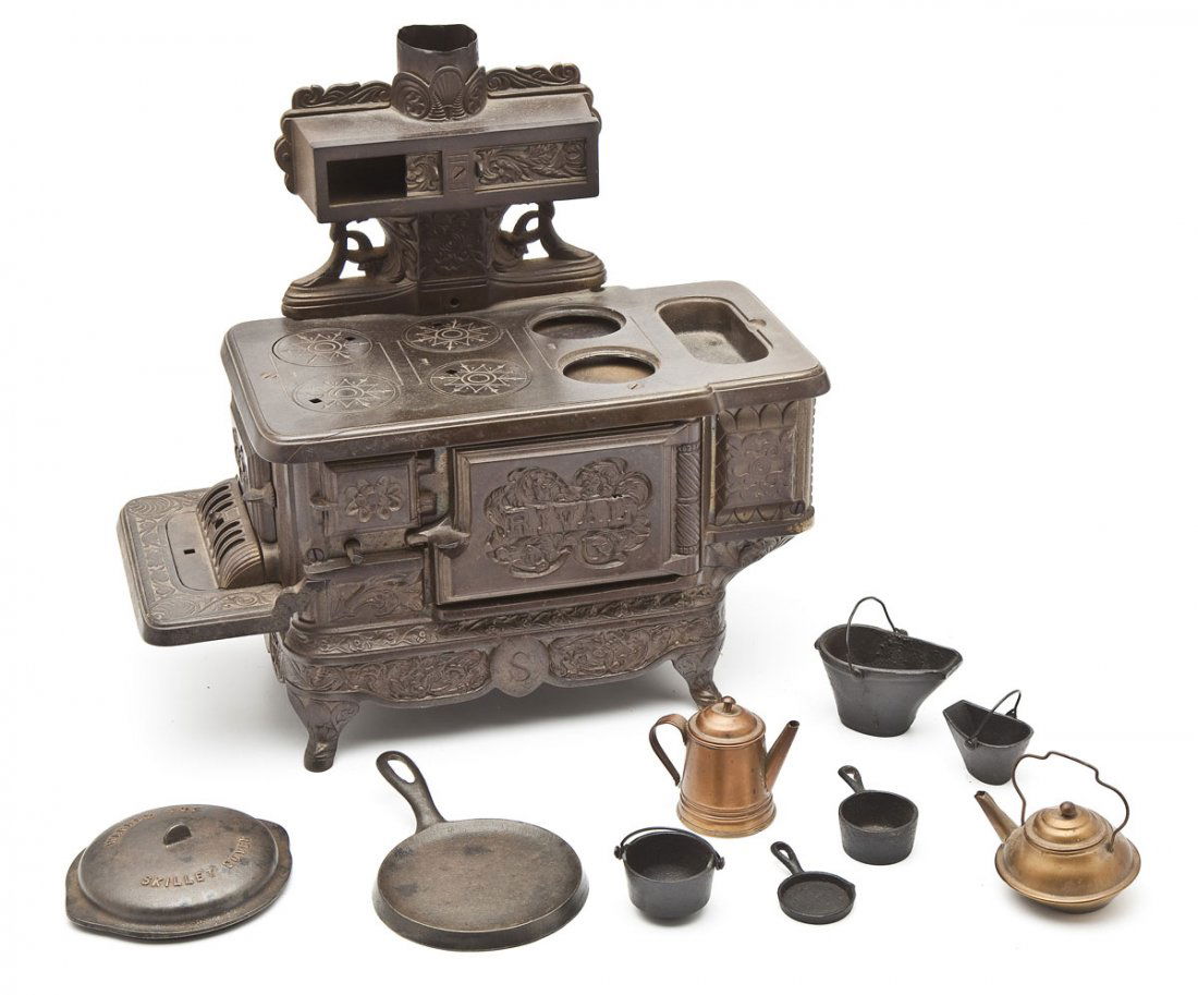 Victorian Miniature Rival Cast Iron Toy Stove