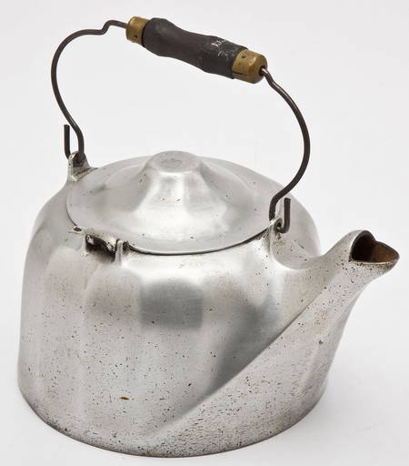 Wagner #8 Aluminum Colonial Tea Kettle - Apr 03, 2016 | Cordier ...