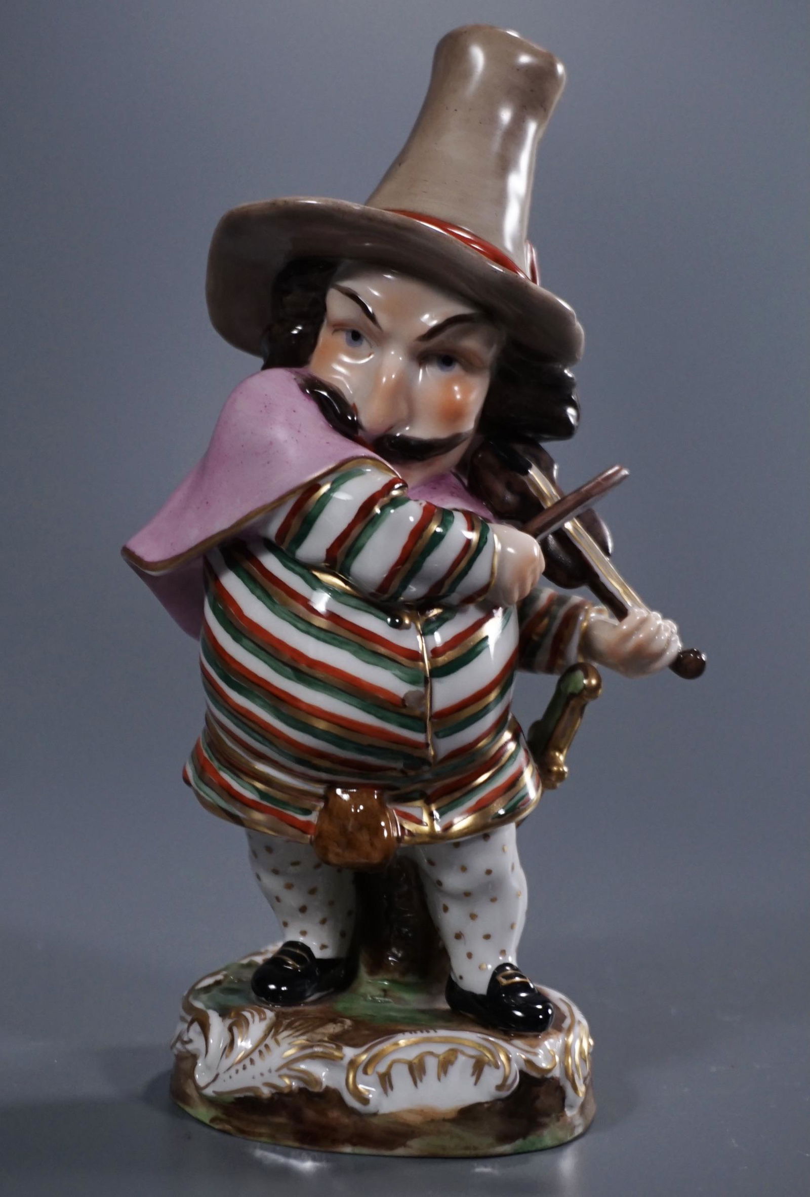 Mansion House Violinist Dwarf Fiddle Musician Violin