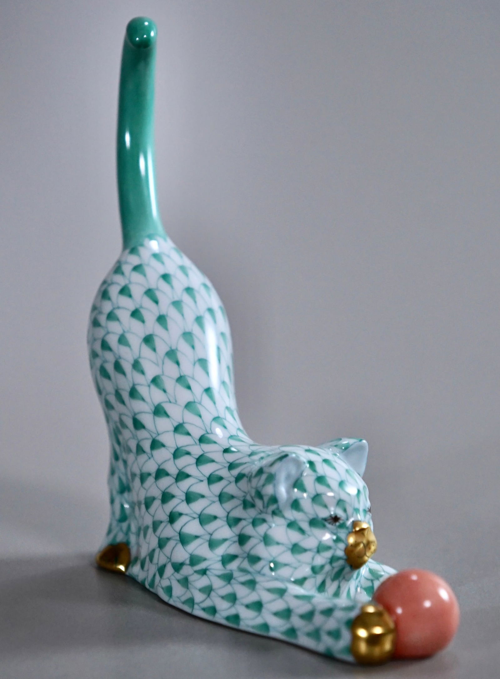 Herend Porcelain Cat Figurine Auction