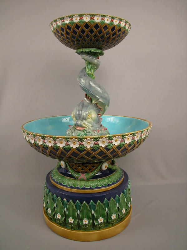 487: Majolica Minton Two Tier Daisy & Trellis Fountain