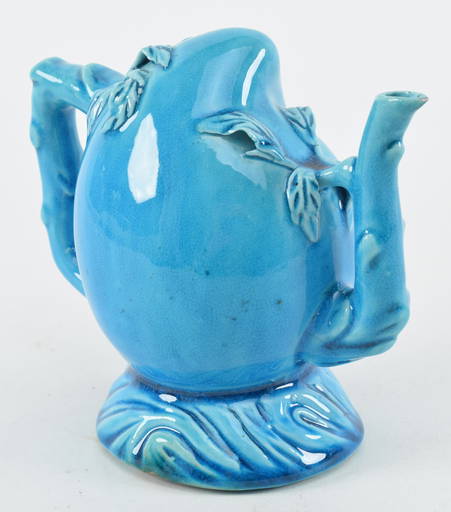 Porcelain wine pot. China. 19th century. Cadogan type. Peach shaped ...