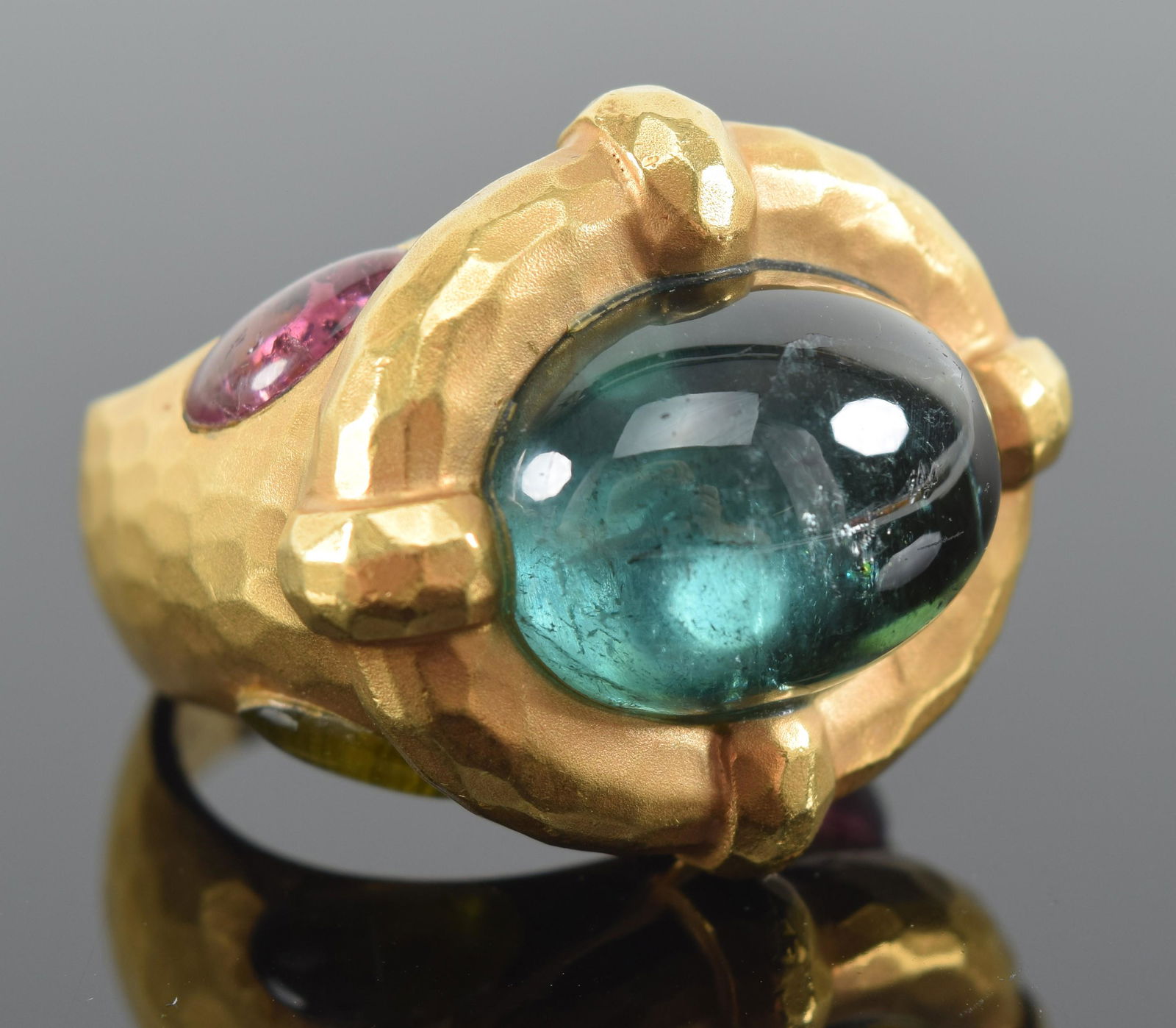 18k Gold Tourmaline Mounted Heavy Oval Ring. 1in Wide. Partial Mark ...