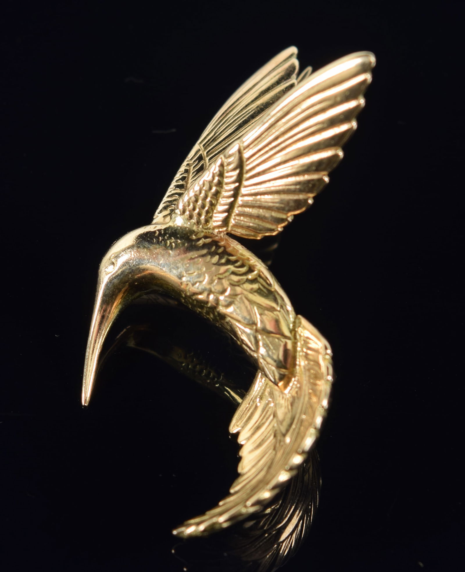 14k Gold Hummingbird Pin. 1.5in Length. Etched 14k Mark. 8.4 Grams. Auction