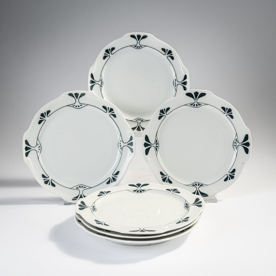Therese Trethan, Six Starter Plates 'curvy Shape' - Agnes', 1903 Auction