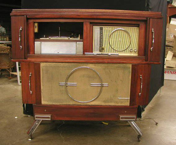 1950's Console Radio/phonograph/bar