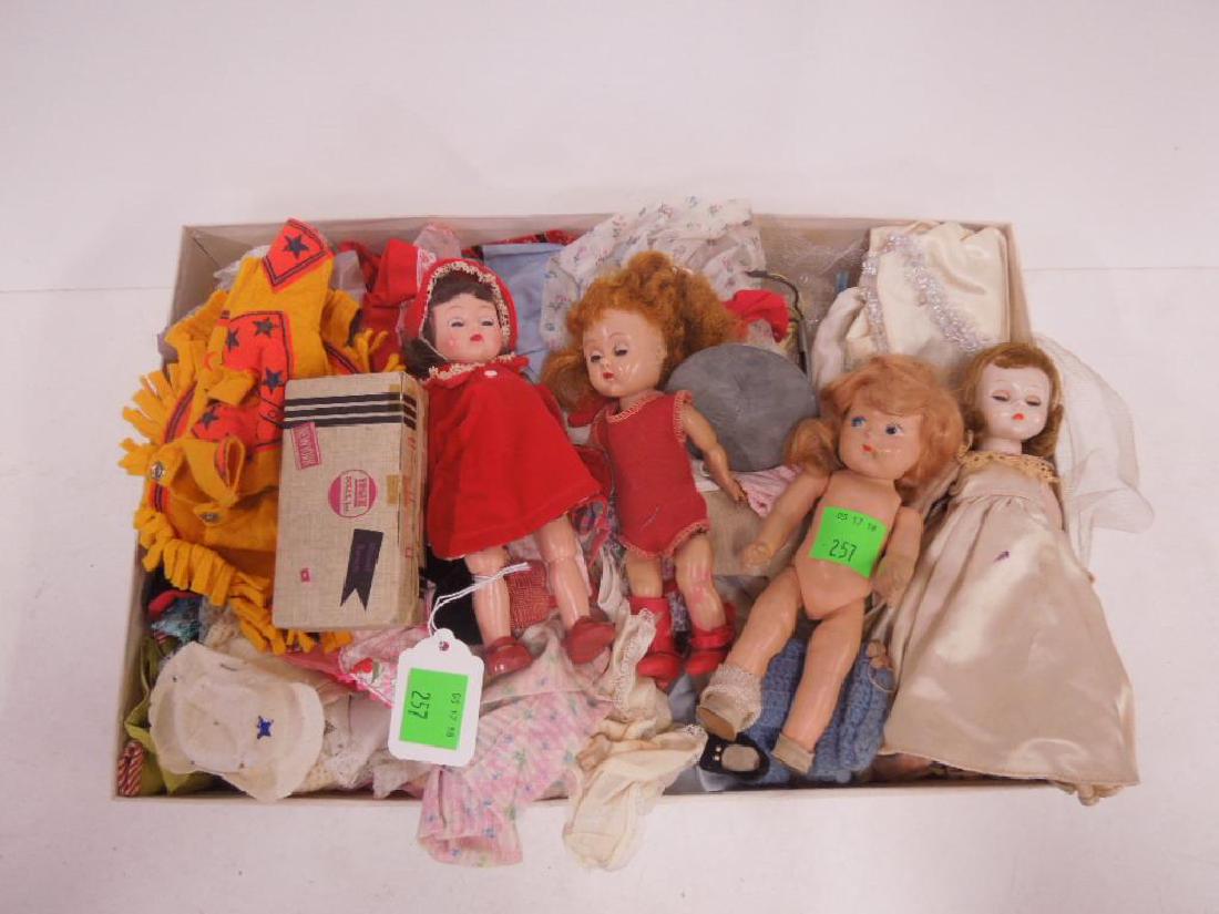 4 Vouge Plastic Dolls With Clothes