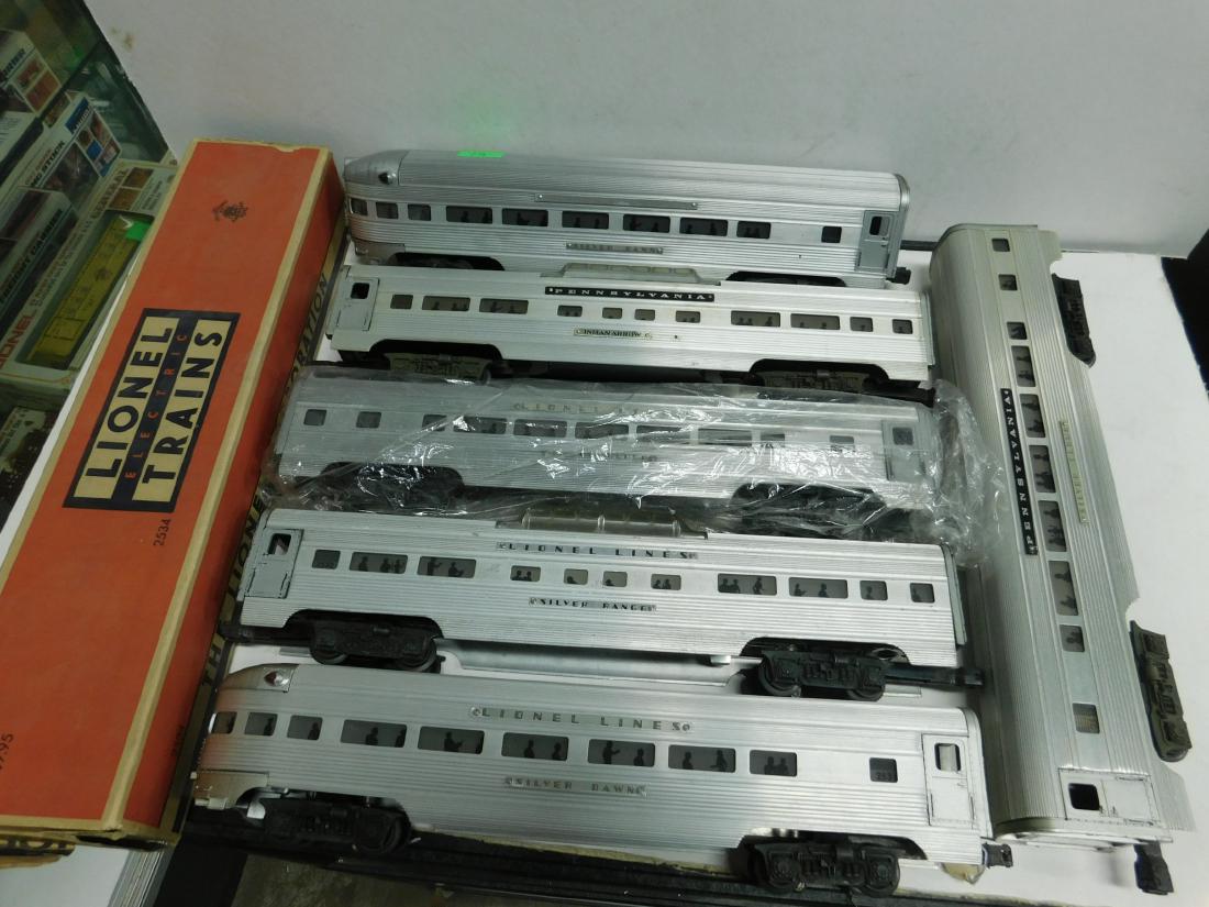 6 Lionel Silver Series Illuminated Train Cars