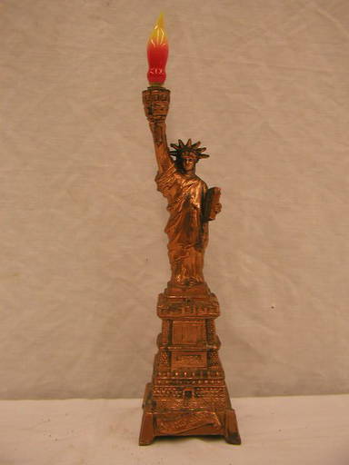 White Metal Statue Of Liberty Lamp