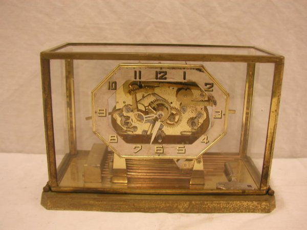 3148: 1960's Style King mantel clock