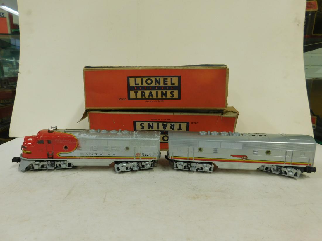 Lionel Post War Santa Fe B Unit & Tender