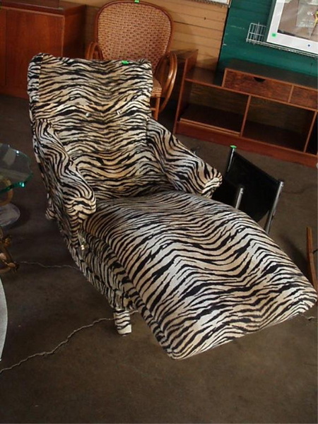 Contour Lounge Chair Model Cimb