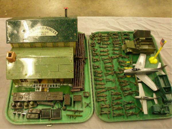 1142: 1950's Marx U.S Army Training Center Playset