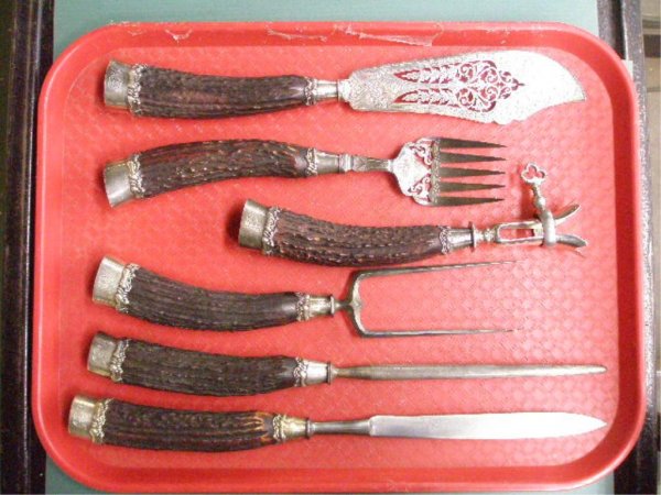 2157: Landers Frary & Clark Cutlery/Carving Set