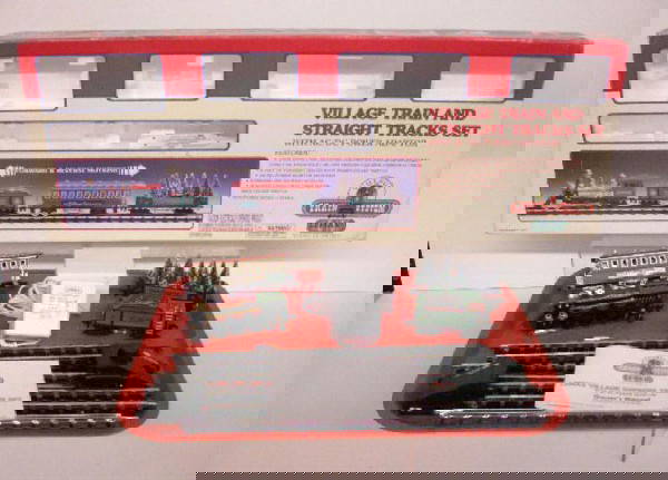Lemax Ho Scale Village Train Set