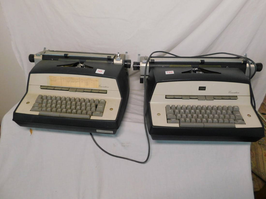 2 Vintage Ibm Executive Electric Typewriters Auction