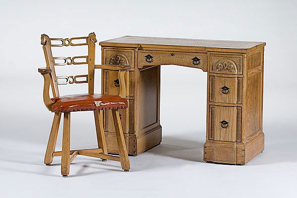 577: Viking Oak by Romweber Desk and Chair