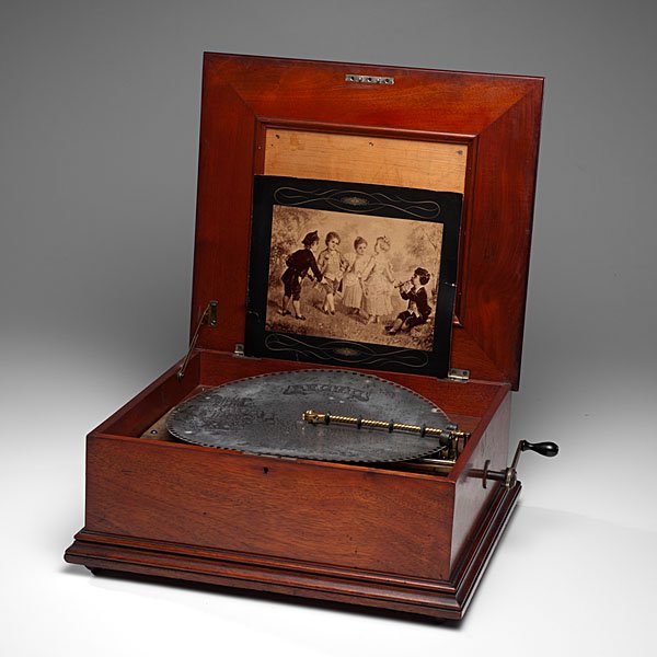 Regina Tabletop Music Box, Plus