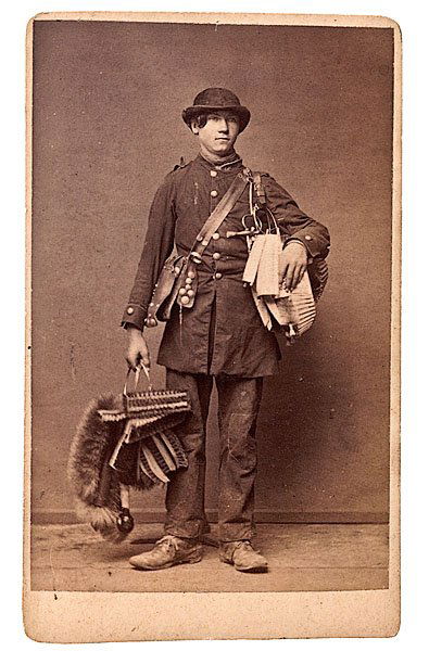 Civil War Sutler/Peddler Carrying Goods, Uncommon CDV