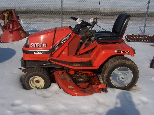 11: Kubota G-1900 L&G Tractor w/ Mower Diesel