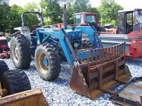 Ford 4640 4x4 Farm Tractor W/ Loader!
