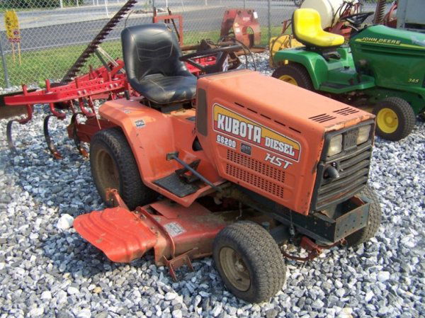 51: Kubota G6200H Lawn Mower Tractor
