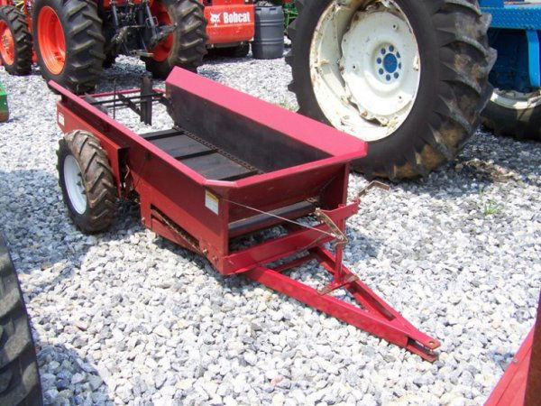 144B: MillCreek 25 Manure Spreader for Compact Tractor