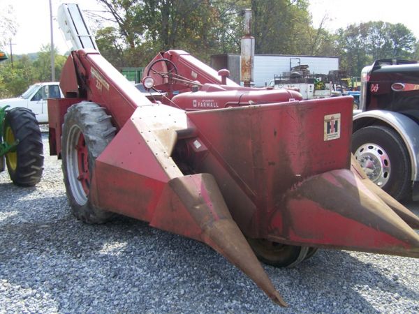 Farmall IH Super MTA Tractor w/ 234 Corn Picker NI - Nov 10, 2007 | G.W ...