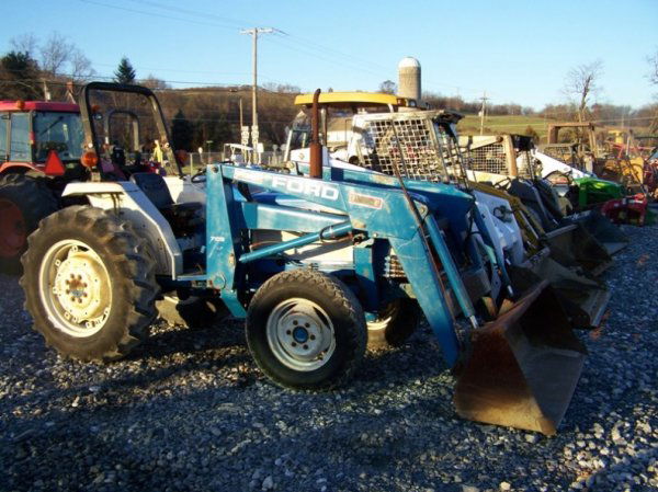 189: Ford 2120 4x4 Compact Tractor with Loader