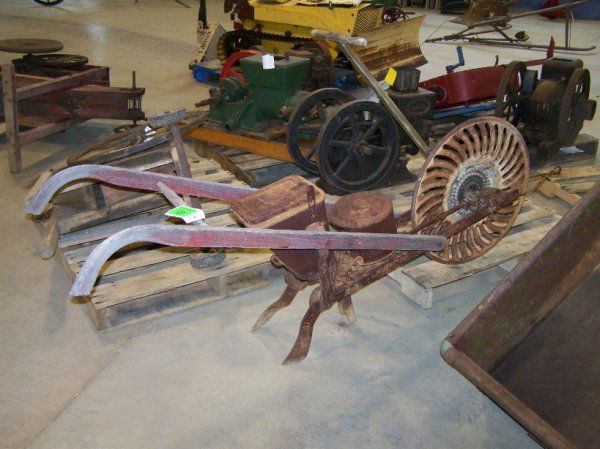 10: Antique Single Row Horse Drawn Planter - Jan 19, 2008 | G.W. McGrew ...