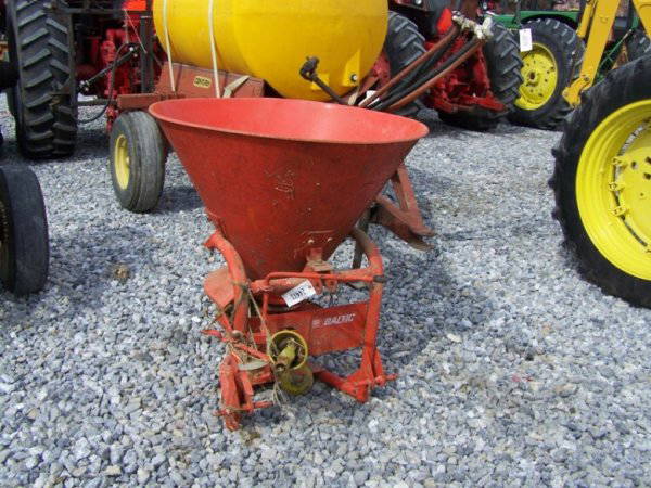 Baltic 3pt Fertilizer Spreader For Tractors