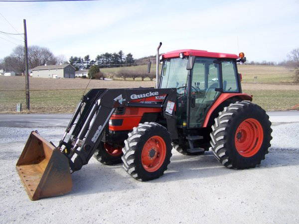 Kubota M9000 Utility 4x4 Tractor Cab Loader - Mar 10, 2008 | G.W ...