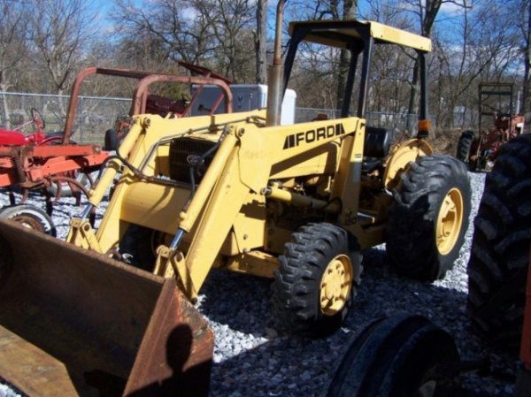 391: Ford 445D 4x4 Tractor Loader OROPS, PTO