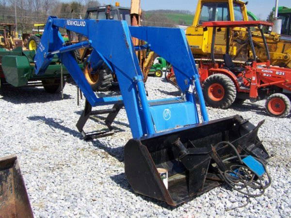 Like New New Holland 7410 Loader For Tractors